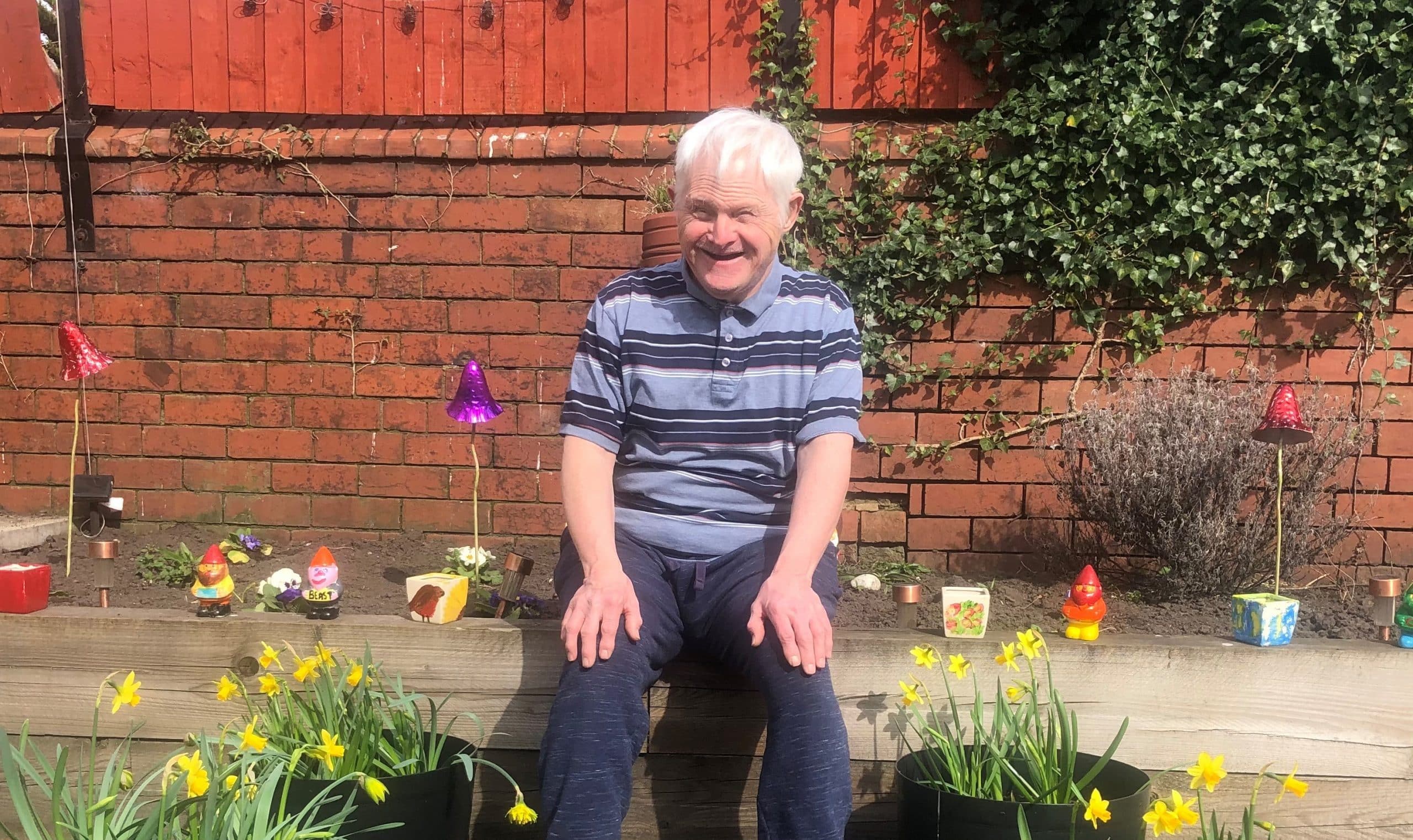 Local schoolchildren donate garden plants to Harry Priestley House ...