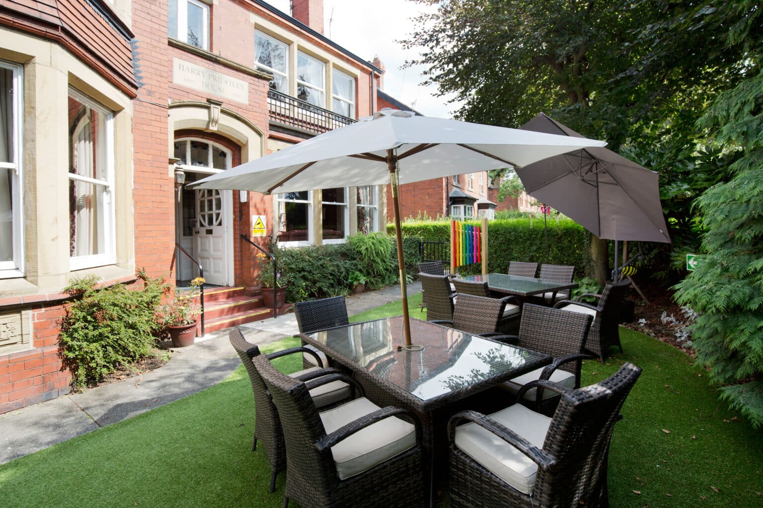 Harry Priestley House care home receives ‘Top 20 Award’ from Carehome ...